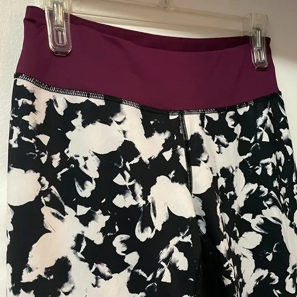 Zella | Pants & Jumpsuits | Zella Black White And Purple Legging With ...